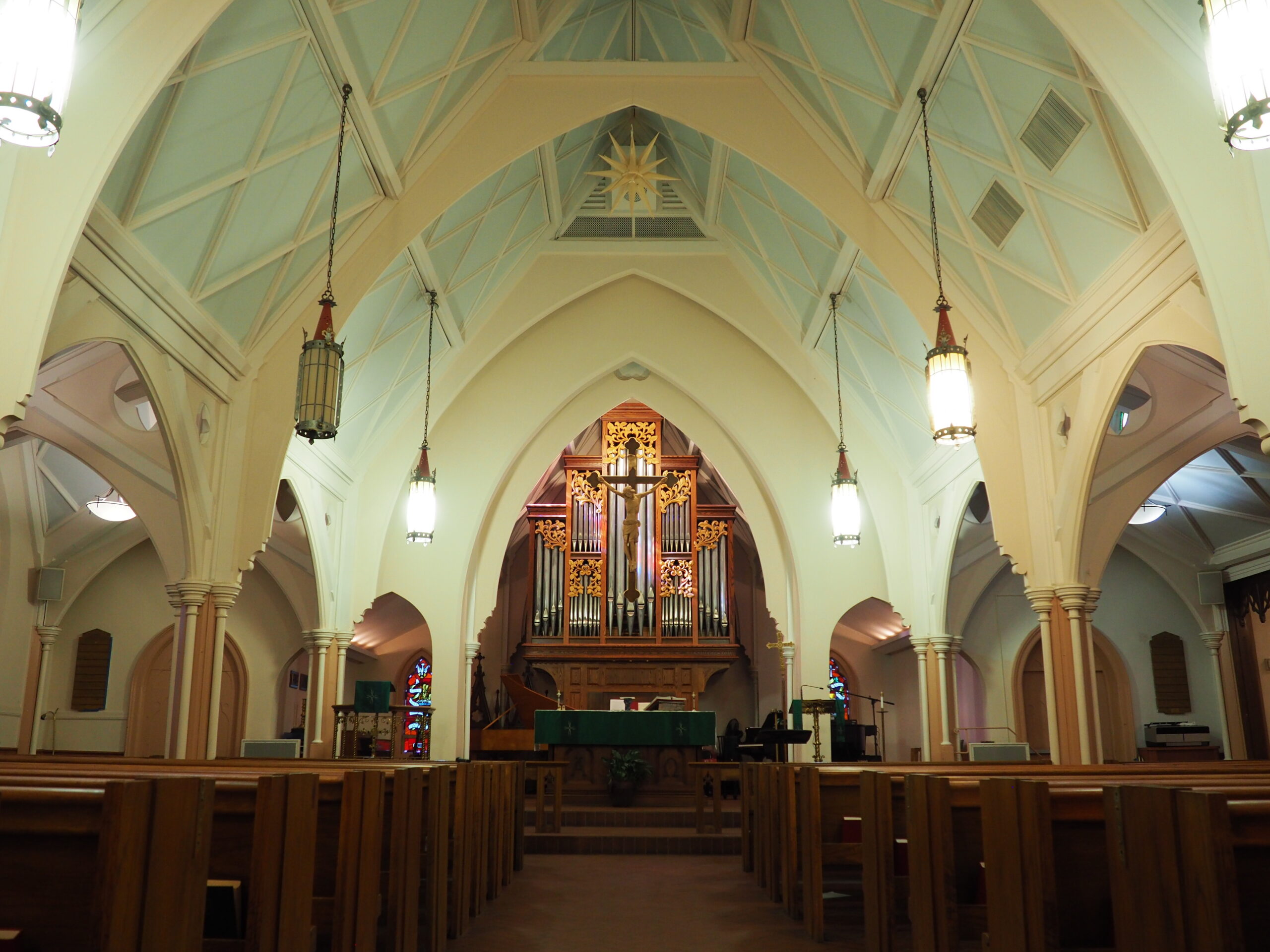 Brooklyn Church is a Beacon of Hope for Immigrants Amid New York's ...